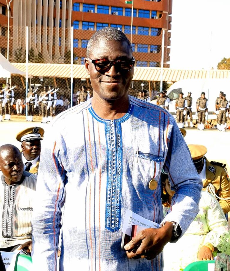 Eau Vive Internationale décorée dans l’Ordre du Mérite Burkinabé - EAU ...